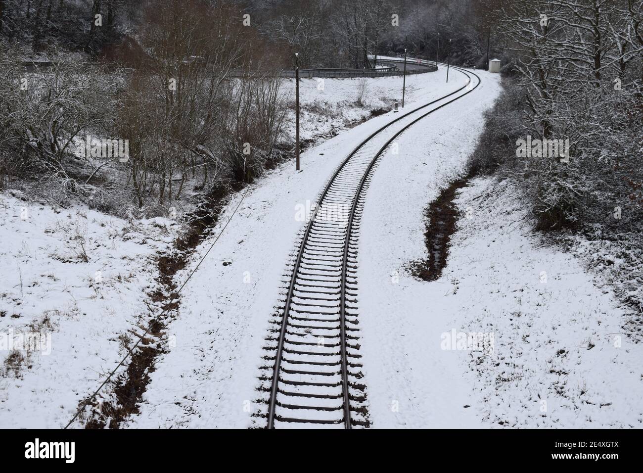 railroad tracks in winter Stock Photo - Alamy