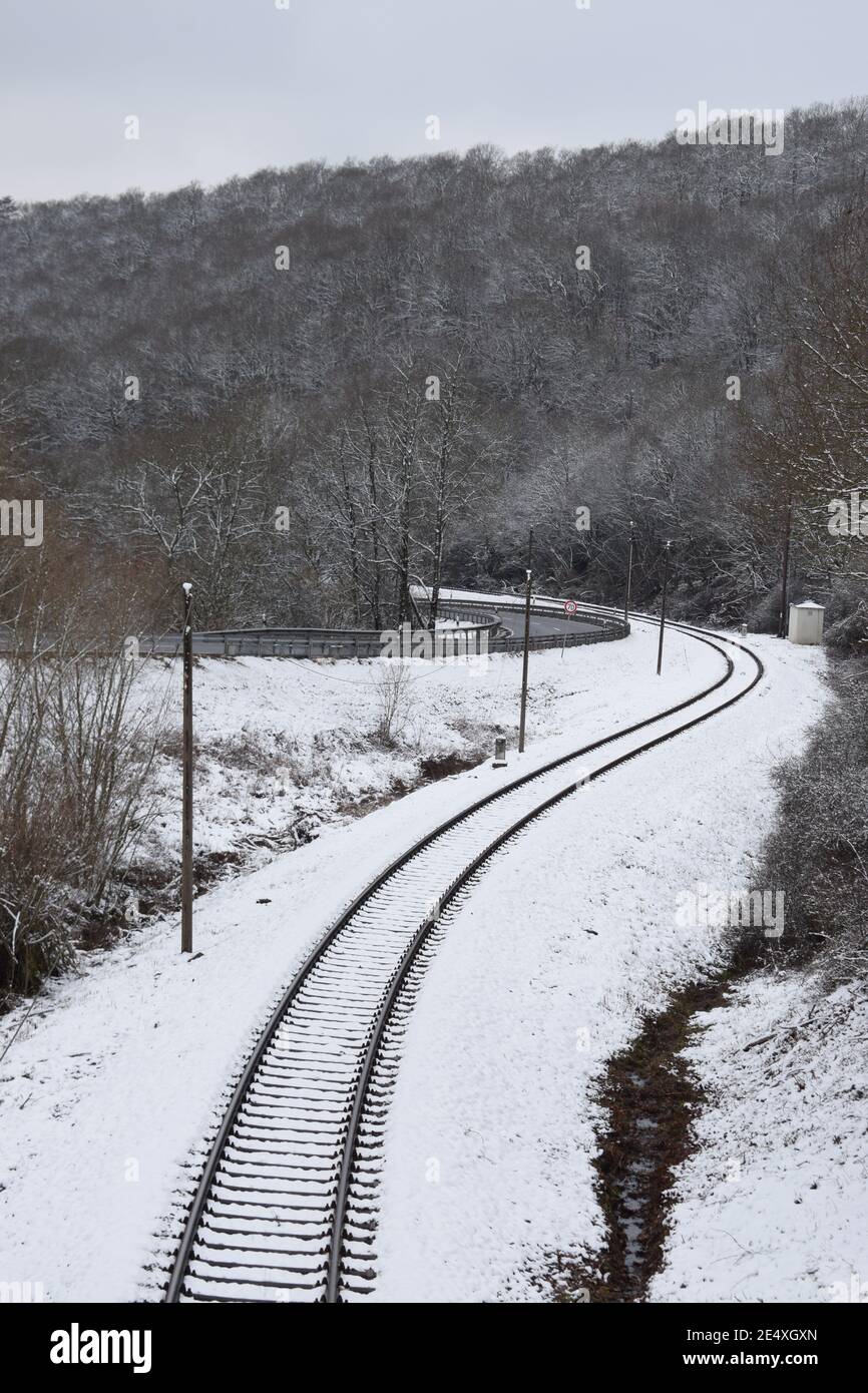 railroad tracks in winter Stock Photo - Alamy