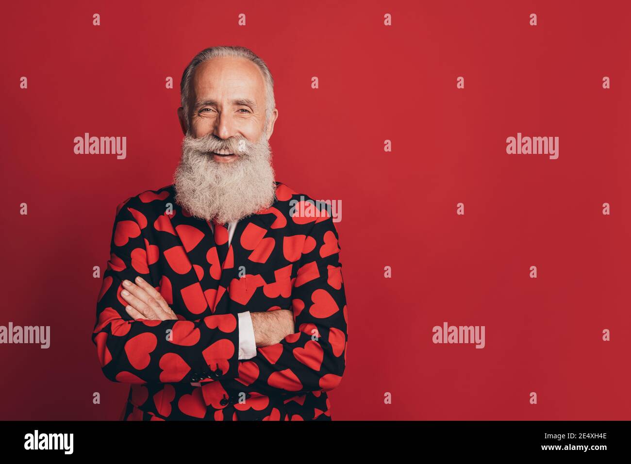 Photo of self-assured man crossed hands look camera white smile wear ...