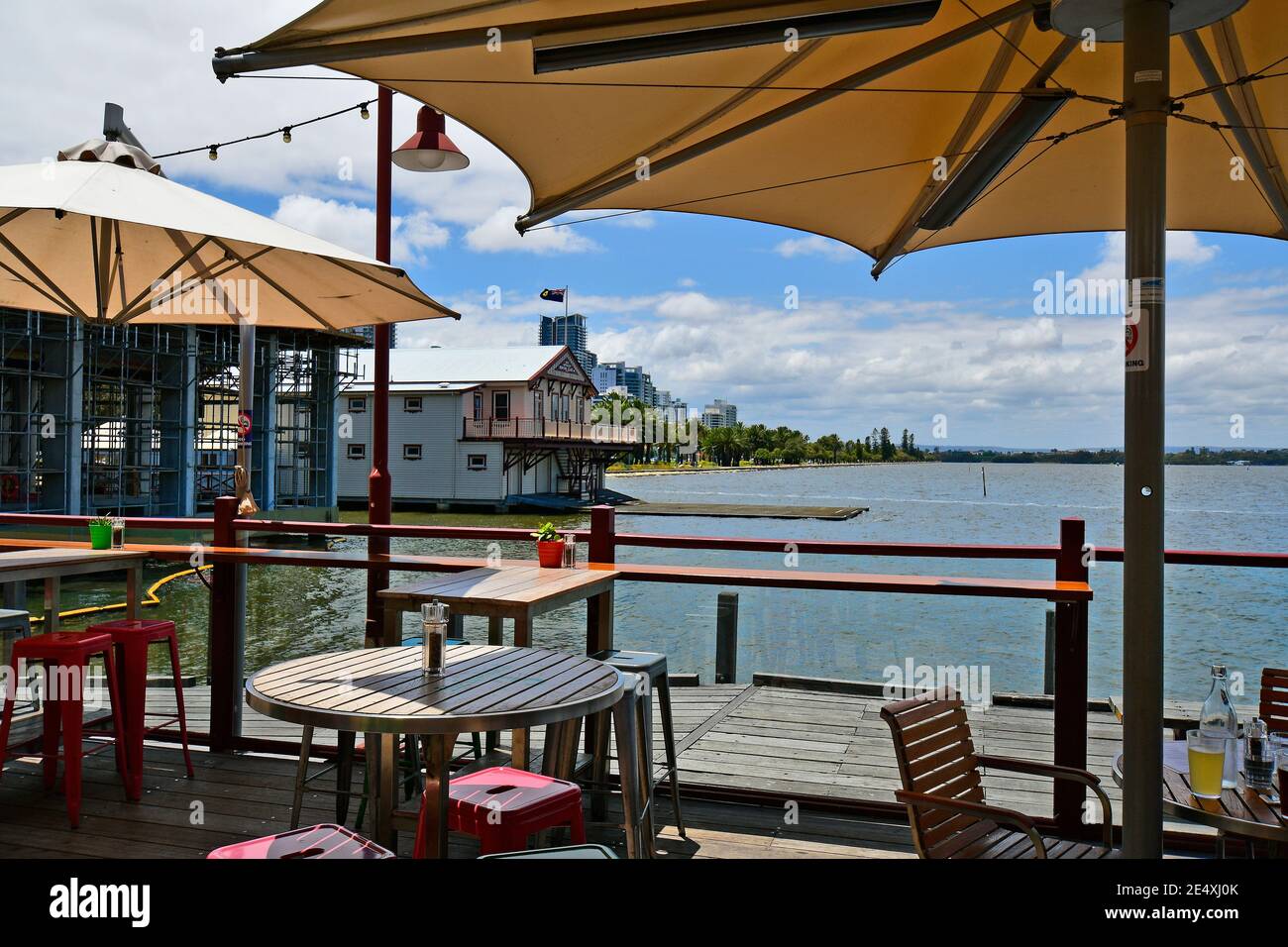 Perth pub hi-res stock photography and images - Alamy