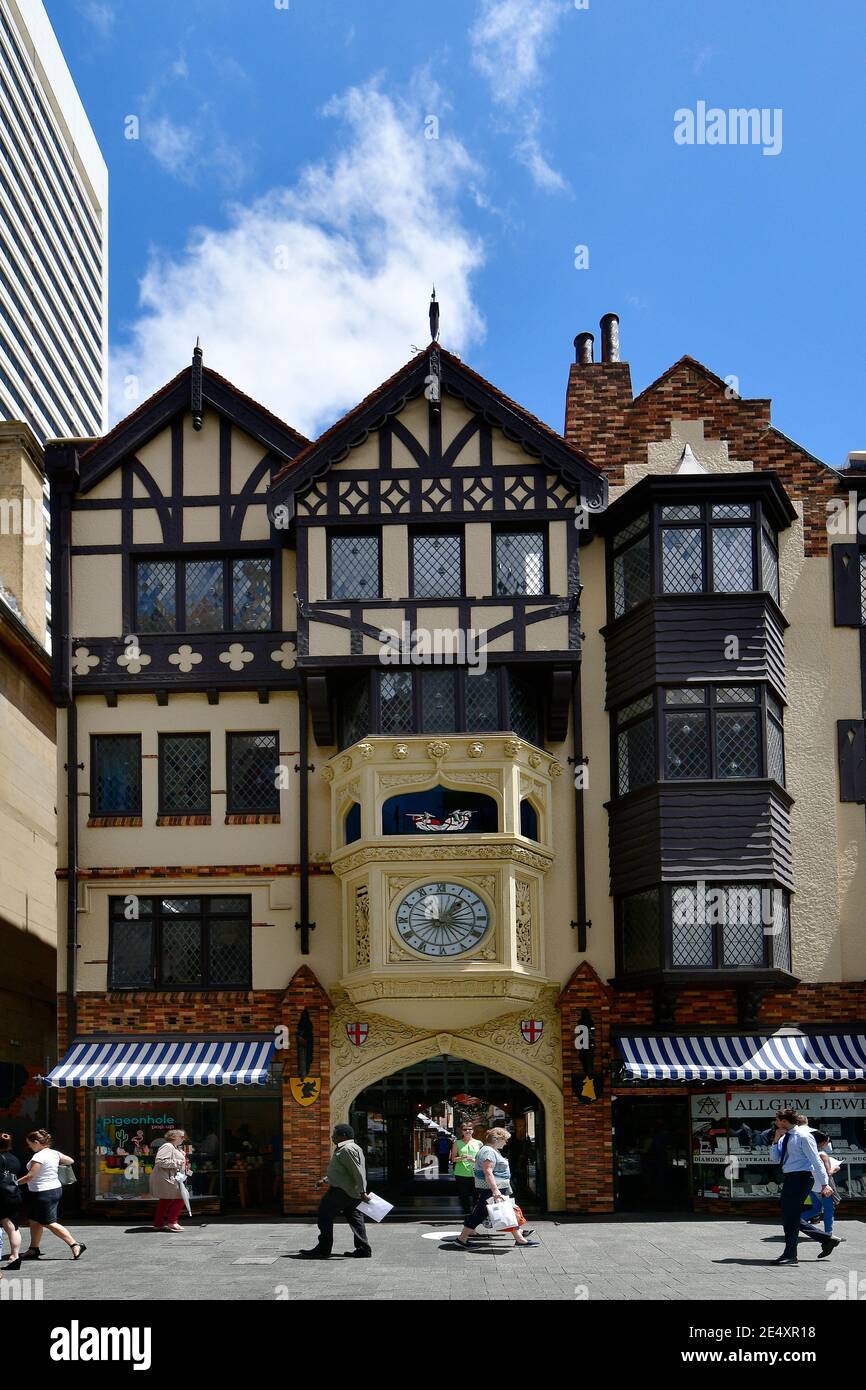 Chiming clock hi-res stock photography and images - Alamy