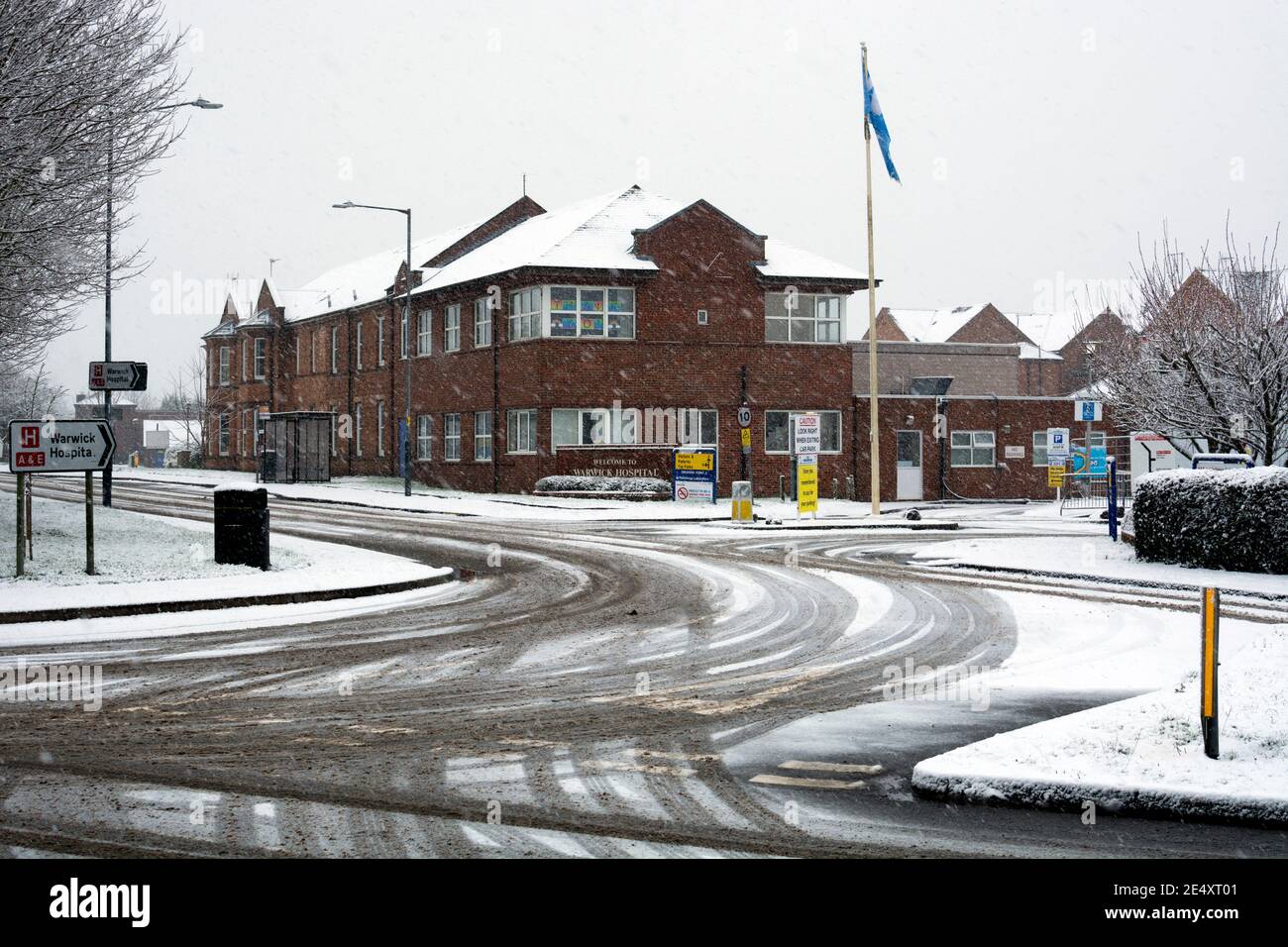 Warwick Hospital in snowy weather, Warwickshire, England, UK Stock ...
