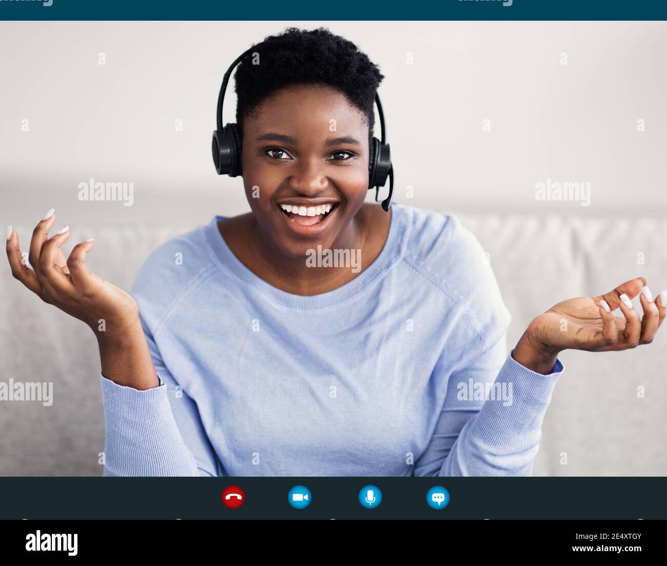 Live video teleconference hi-res stock photography and images - Alamy