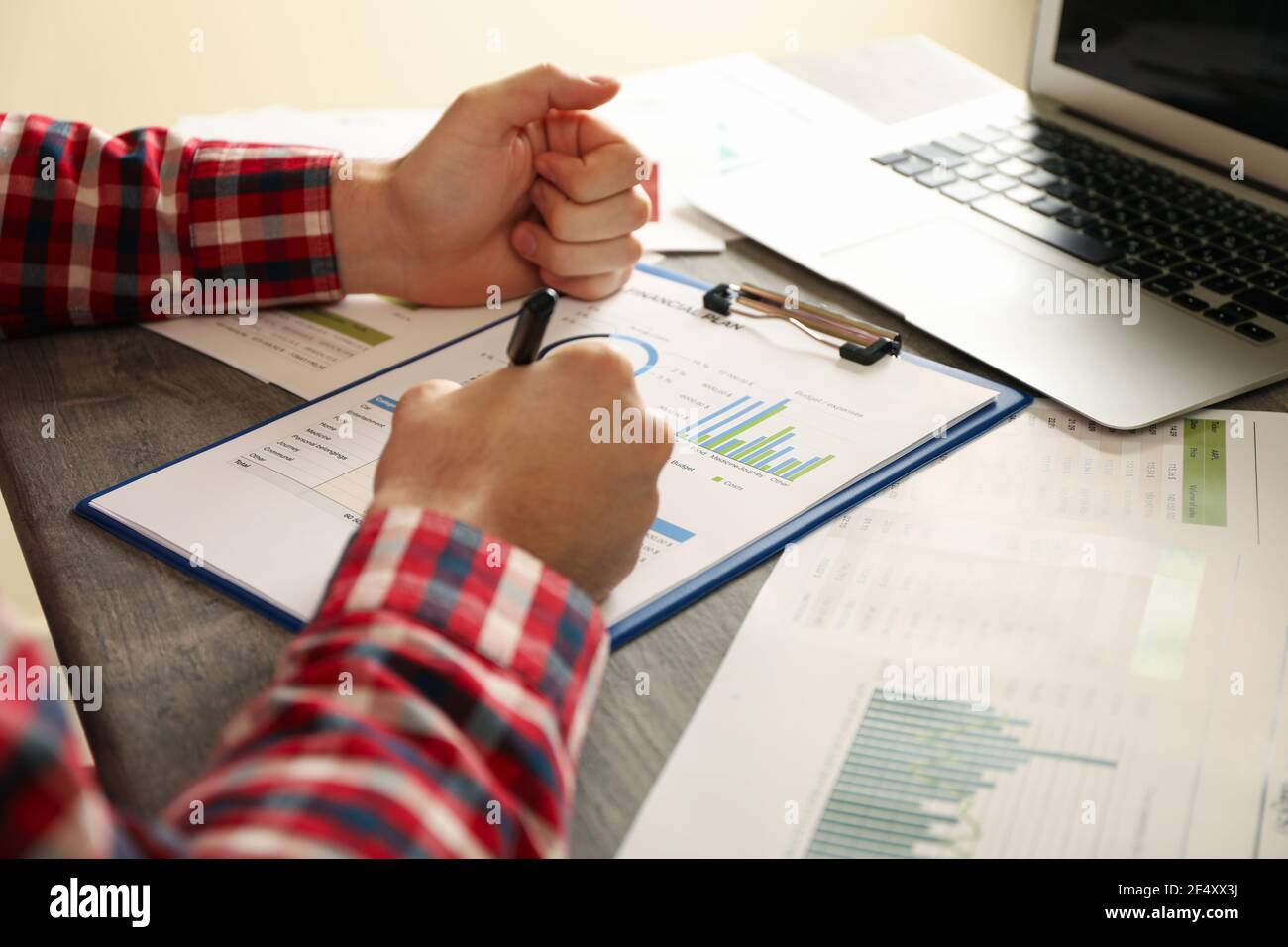 Engaged in corporate financial hi-res stock photography and images - Alamy