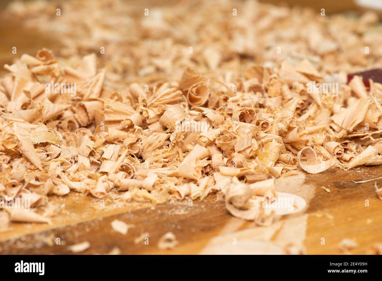 Curly wood shavings hi-res stock photography and images - Alamy