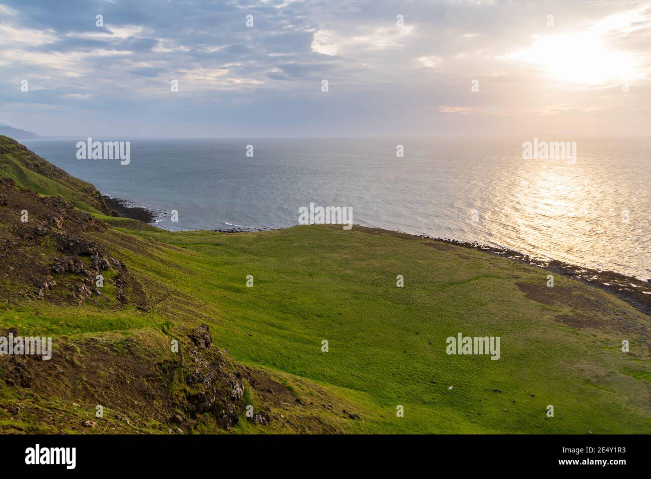 Cliff over water hi-res stock photography and images - Alamy