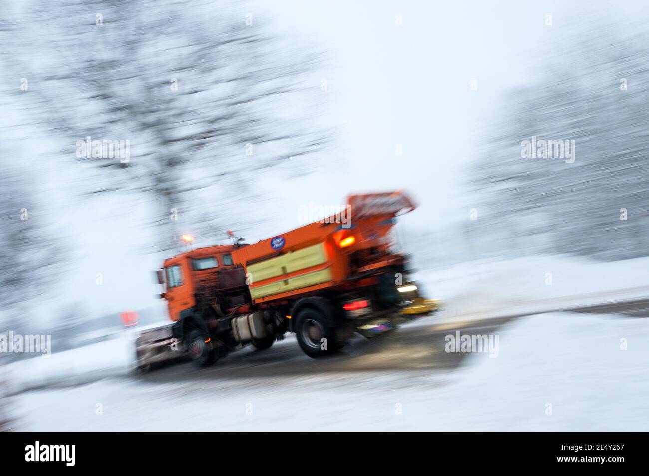Maintenance winterdienst hi-res stock photography and images - Alamy