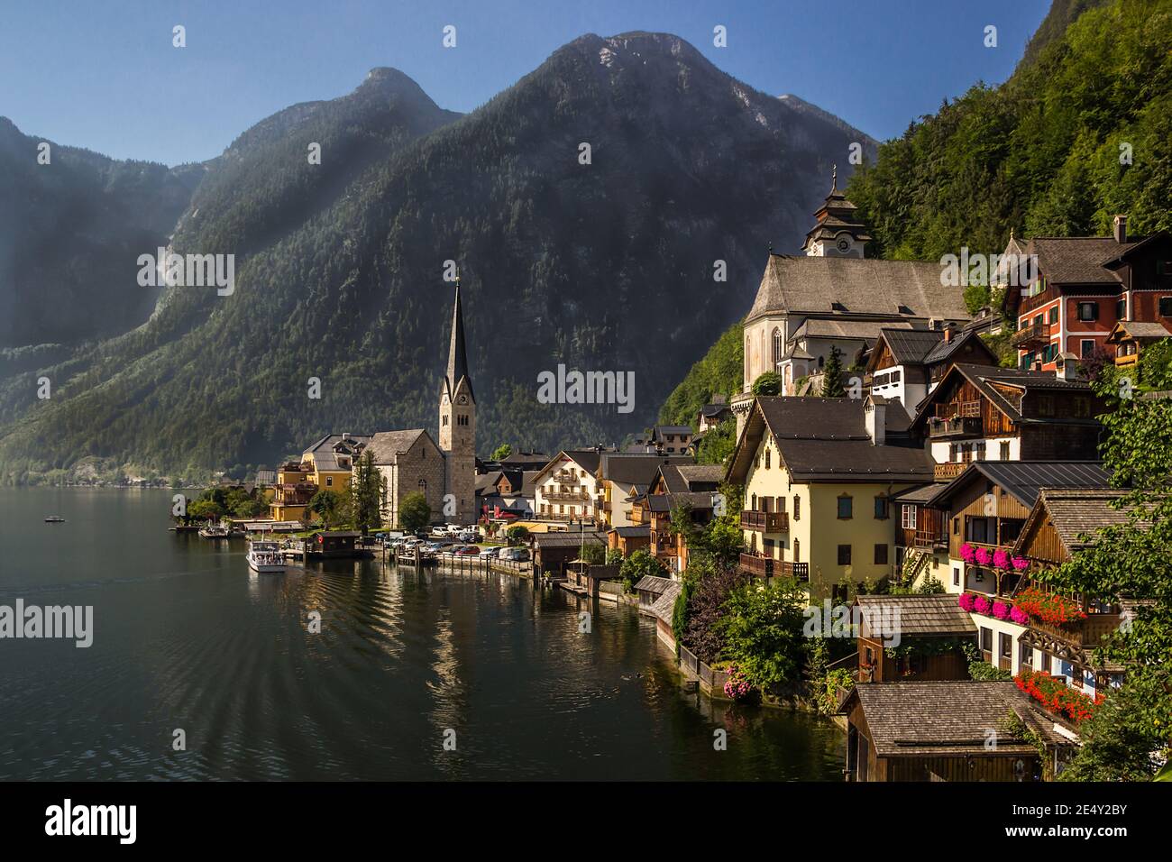 Hallstatt wallpaper hi-res stock photography and images - Alamy