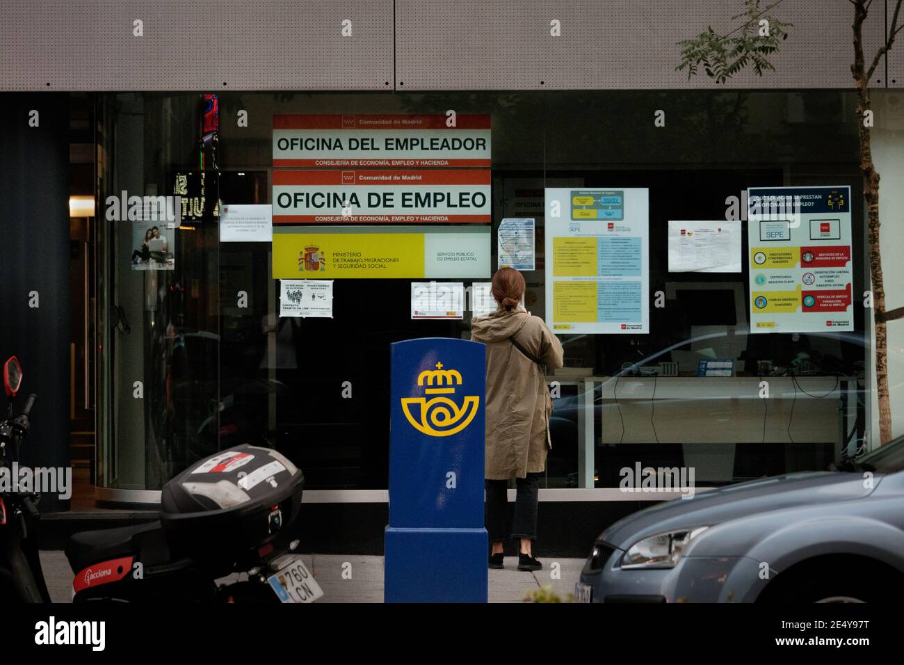 Empleo de oficina hi-res stock photography and images - Alamy