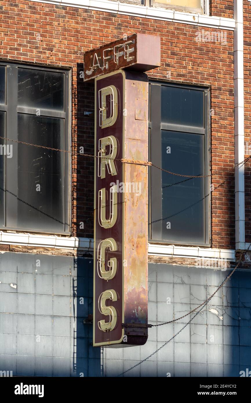 Prescription drug ad hi-res stock photography and images - Alamy