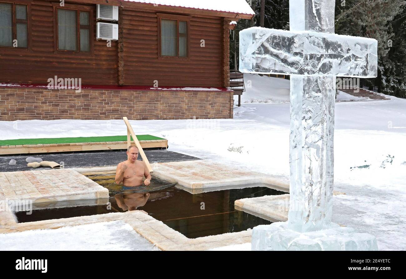 Russian ice bathing hi-res stock photography and images - Alamy