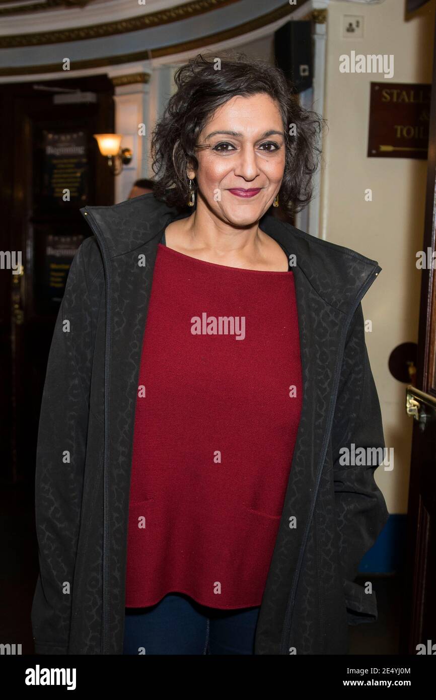 Kumars meera syal hi-res stock photography and images - Alamy