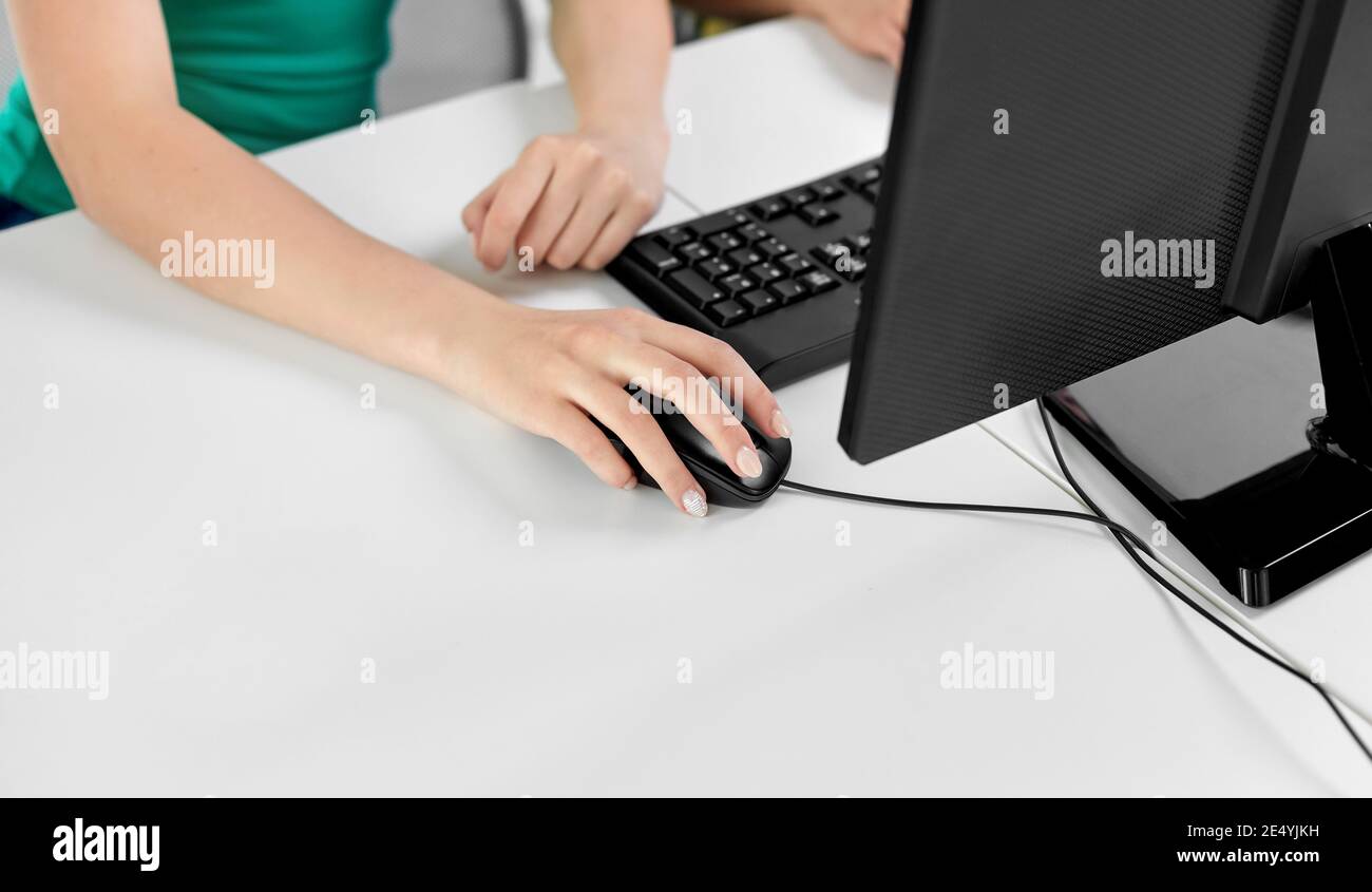 Student computer mouse hi-res stock photography and images - Alamy