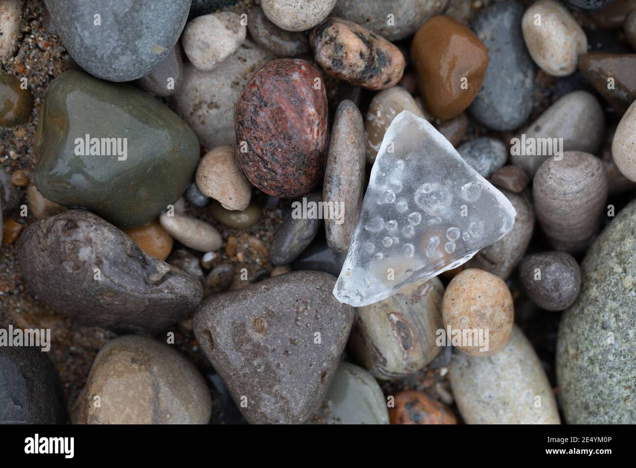 Texture ice stone pebble hi-res stock photography and images - Alamy