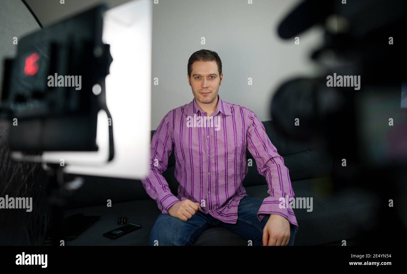 Videoblog hi-res stock photography and images - Alamy