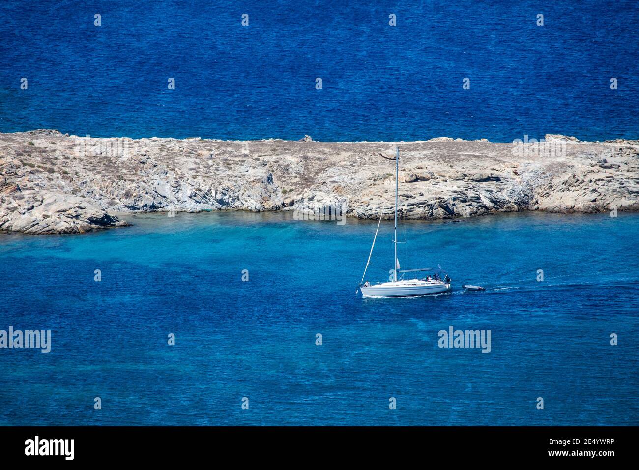 Sailing yacht cruising hi-res stock photography and images - Alamy