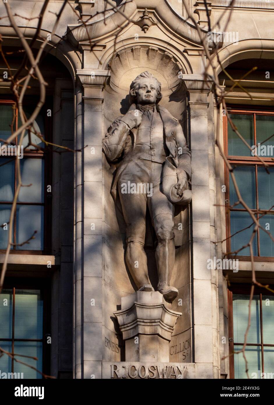 Statue in niche on the Cromwell Road front exterior of the Victoria and ...