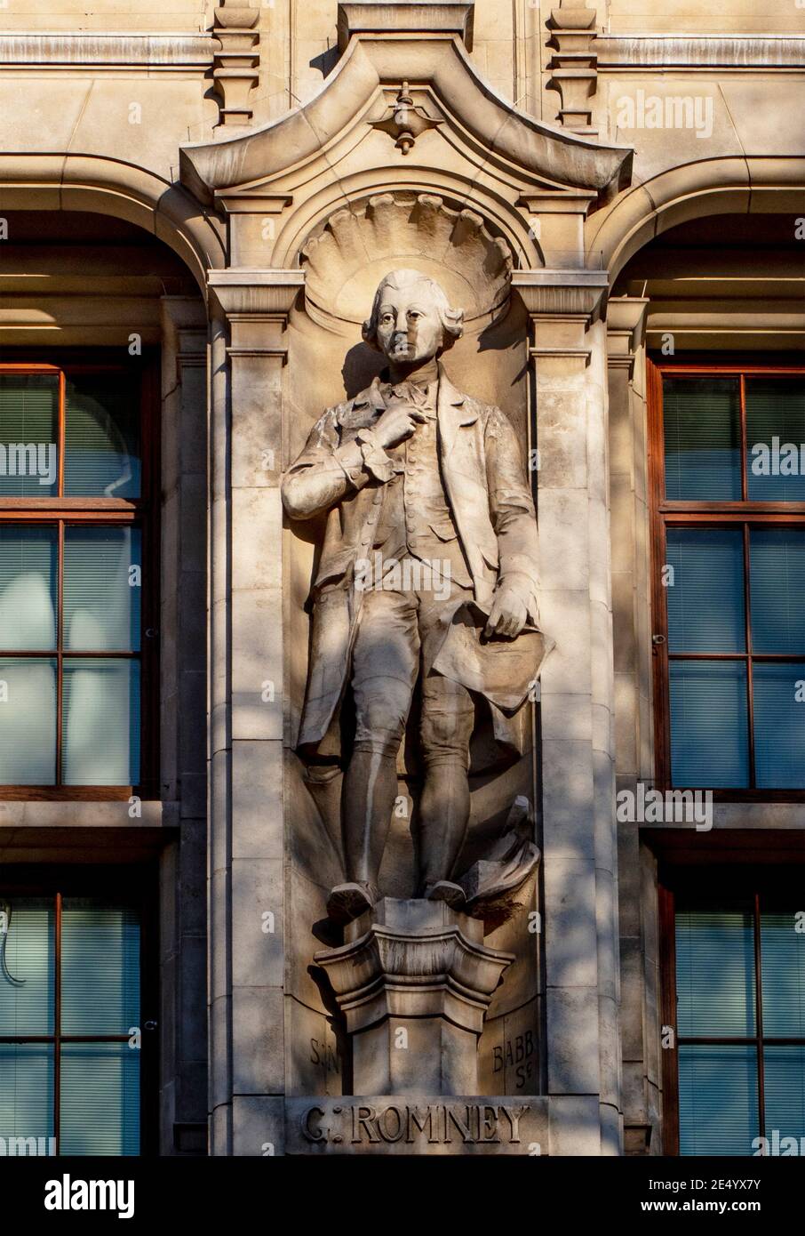Statue in niche on the Cromwell Road front exterior of the Victoria and ...
