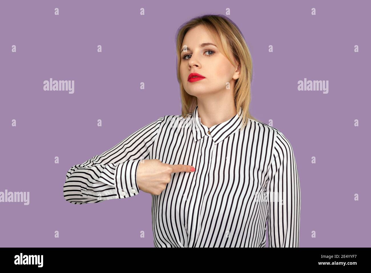 Haughty expression hi-res stock photography and images - Alamy