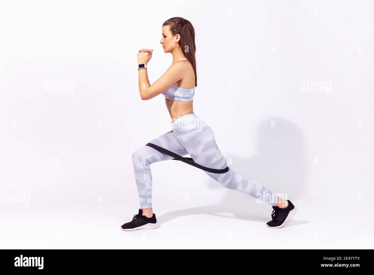 Lunge for legs hi-res stock photography and images - Alamy