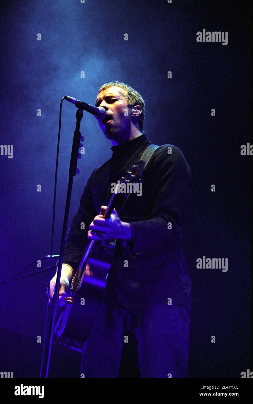 Coldplay 2002 hi-res stock photography and images - Alamy