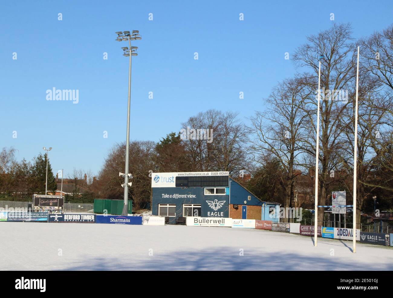 Rugby showers hi-res stock photography and images - Alamy