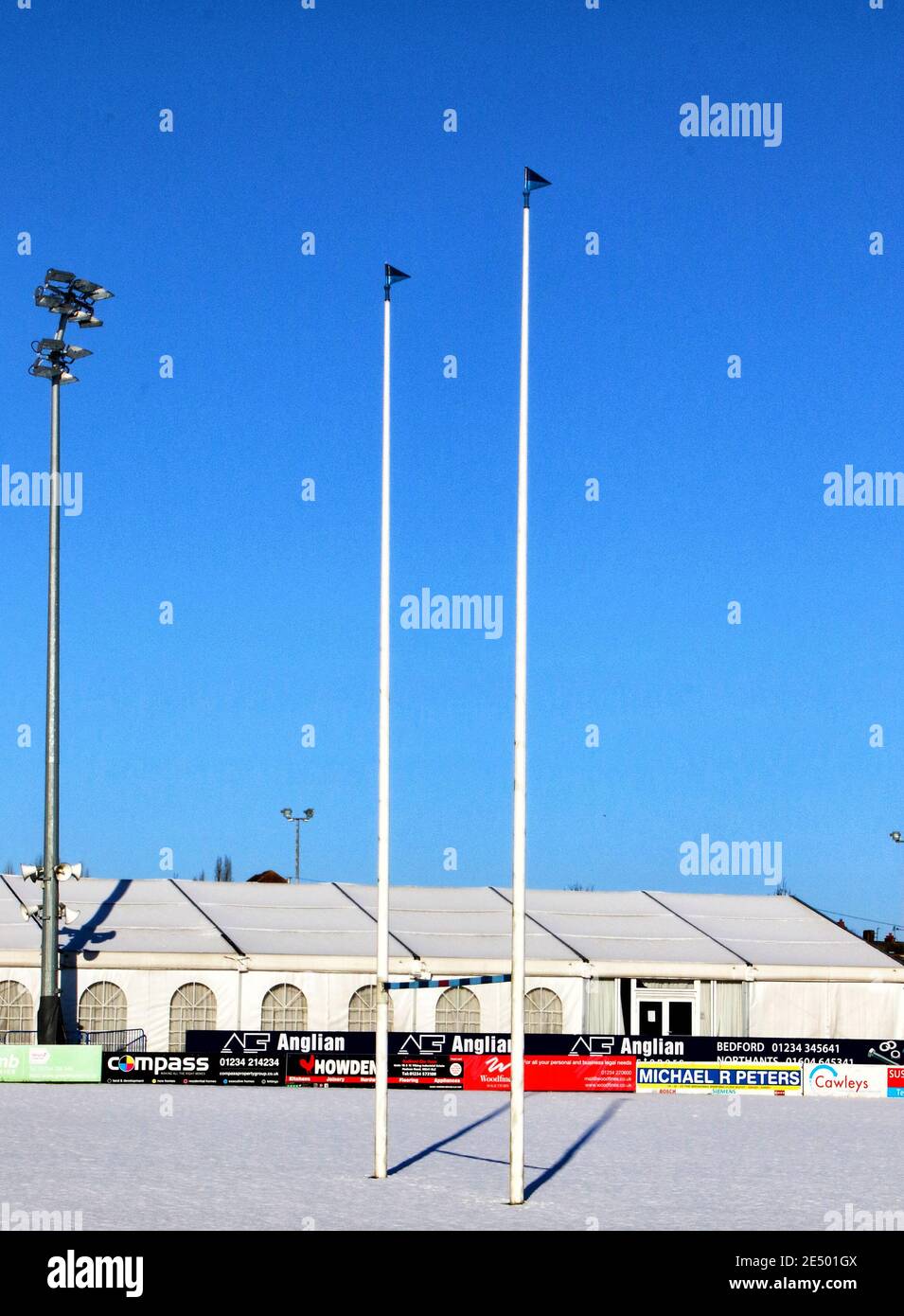 Rugby showers hi-res stock photography and images - Alamy