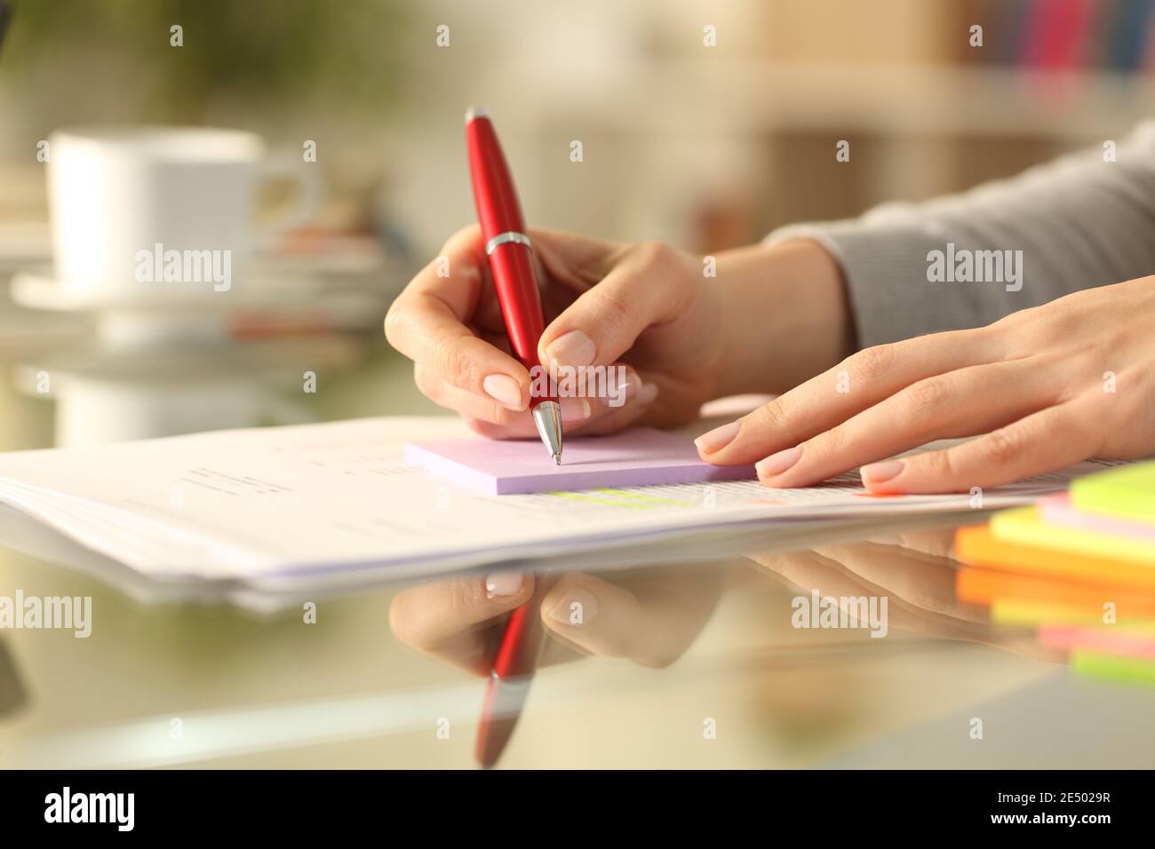 Postit notes teen hi-res stock photography and images - Alamy