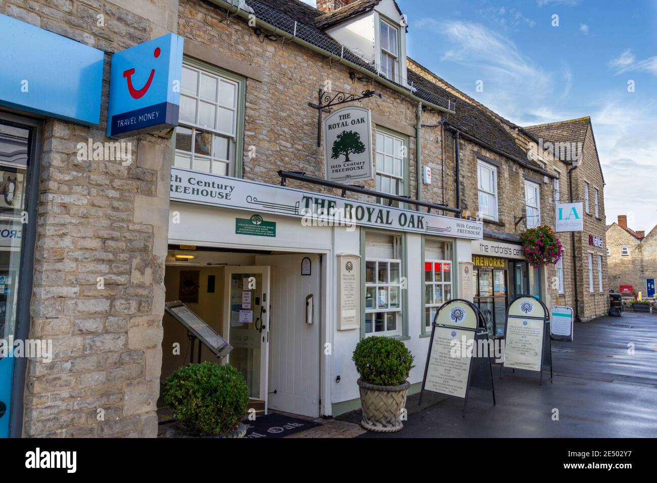 The Royal Oak public house (16th century freehouse) on High Street ...