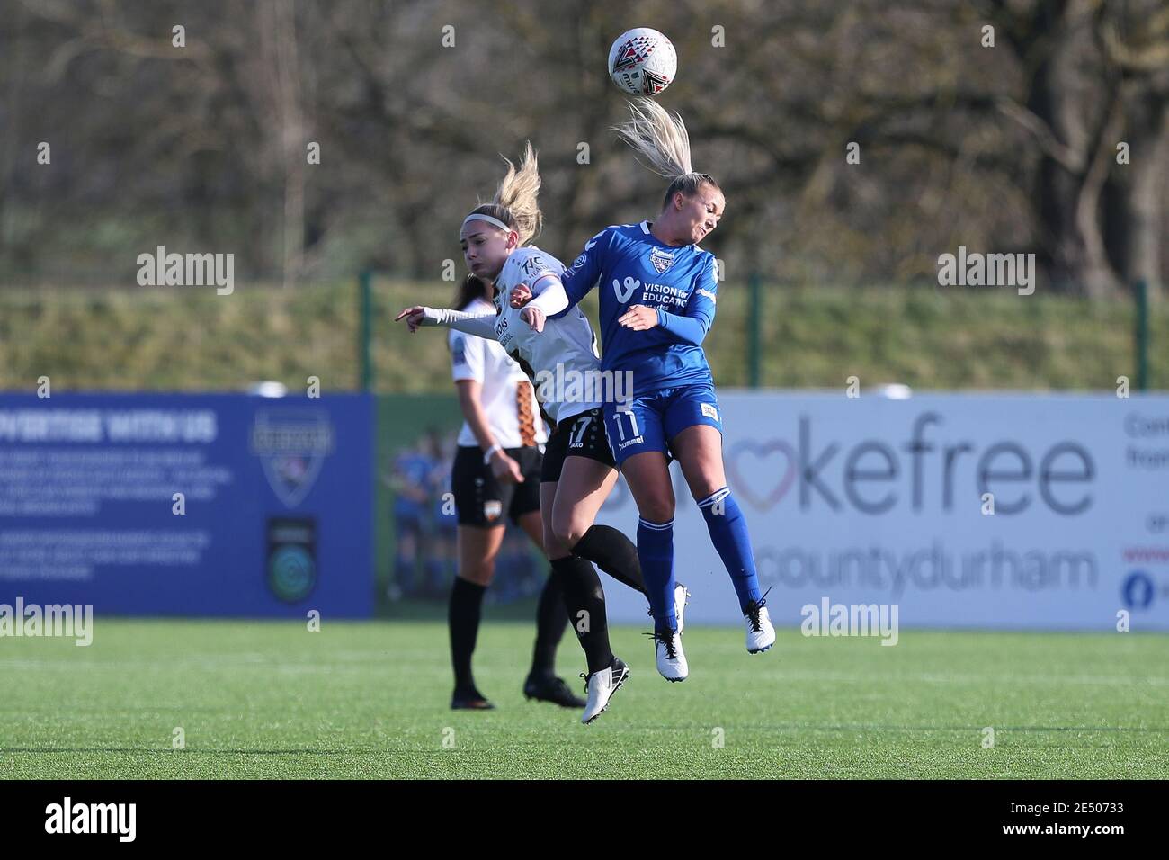 DURHAM, ENGLAND. JAN 24TH Charlie ESTCOURT of London Bees contests a ...