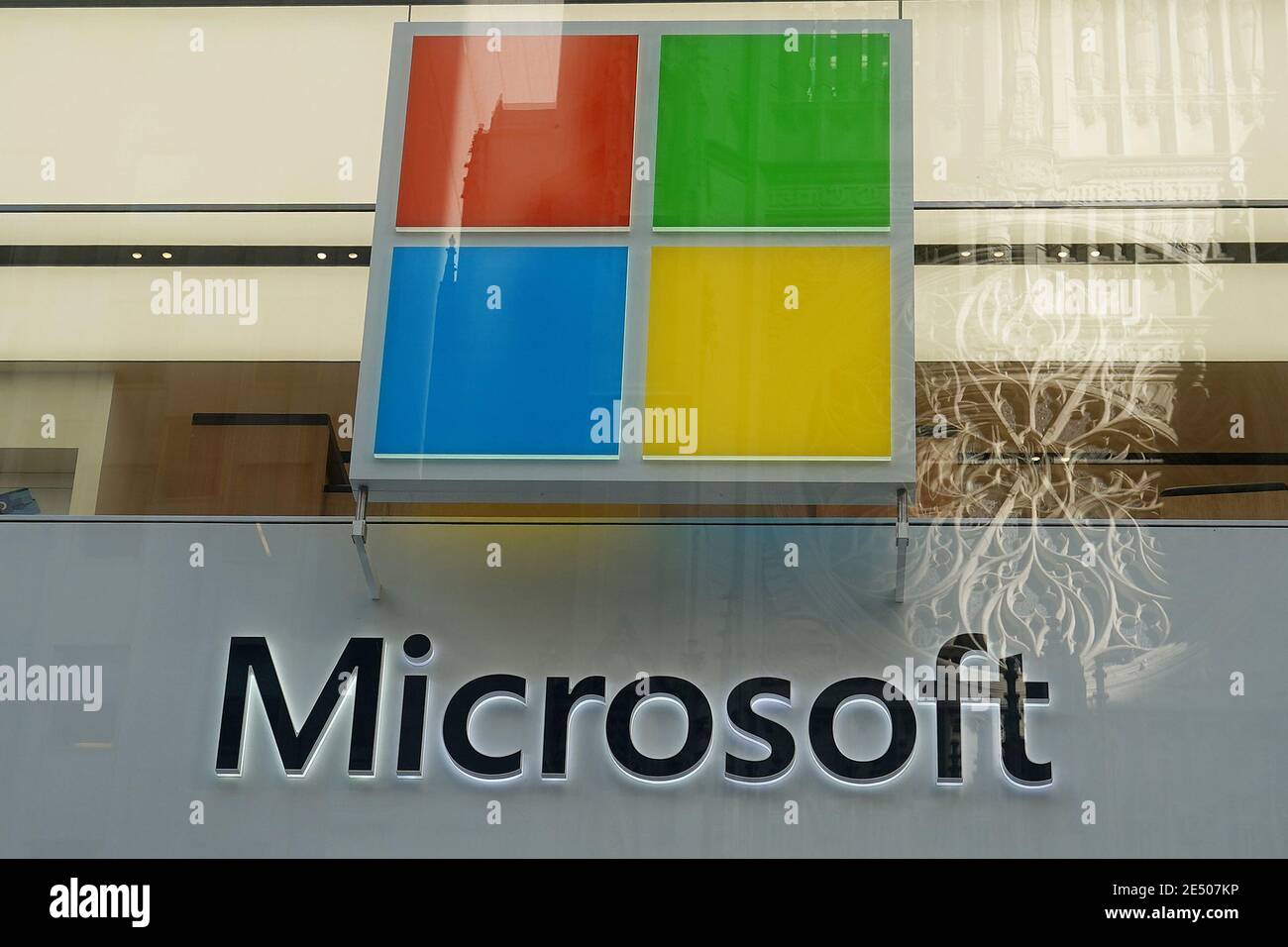 Microsoft store logo hi-res stock photography and images - Alamy