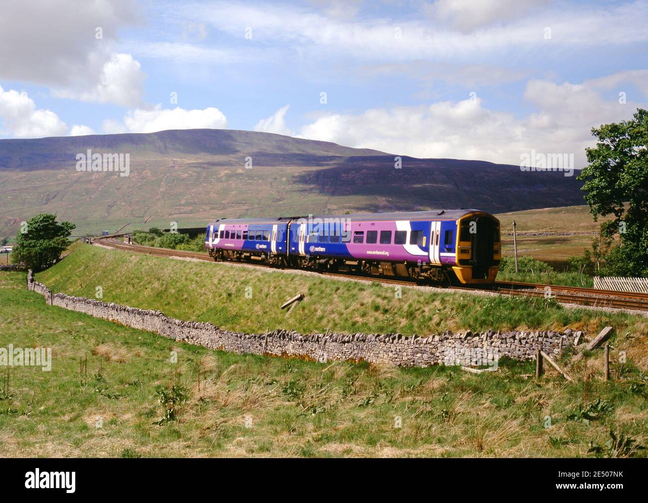 Northern Sprinter approaching Ribblehead Station, Settle to Carlsile ...