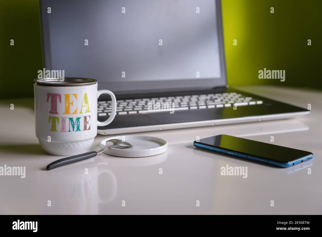 Time spare hi-res stock photography and images - Alamy