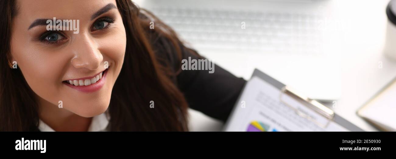 Female lady woman pretty smile happy hi-res stock photography and ...