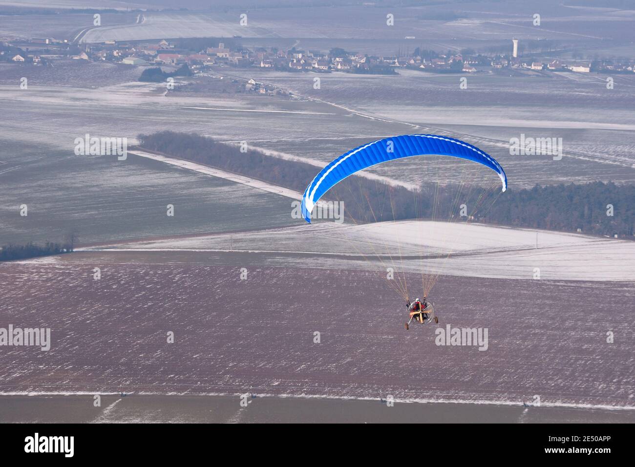 Paramotor in the sky hi-res stock photography and images - Alamy