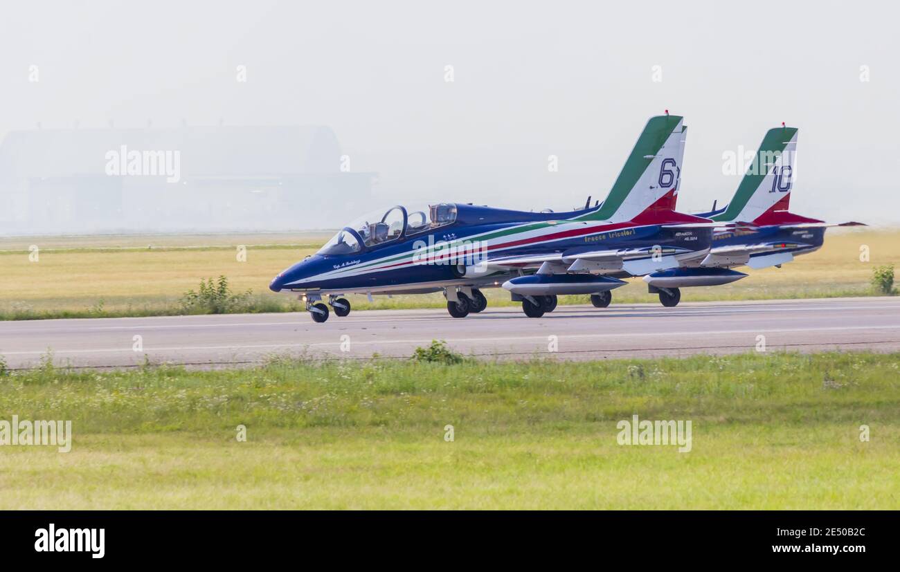 Italian Air Force Acrobatic Team during an airshow Stock Photo - Alamy