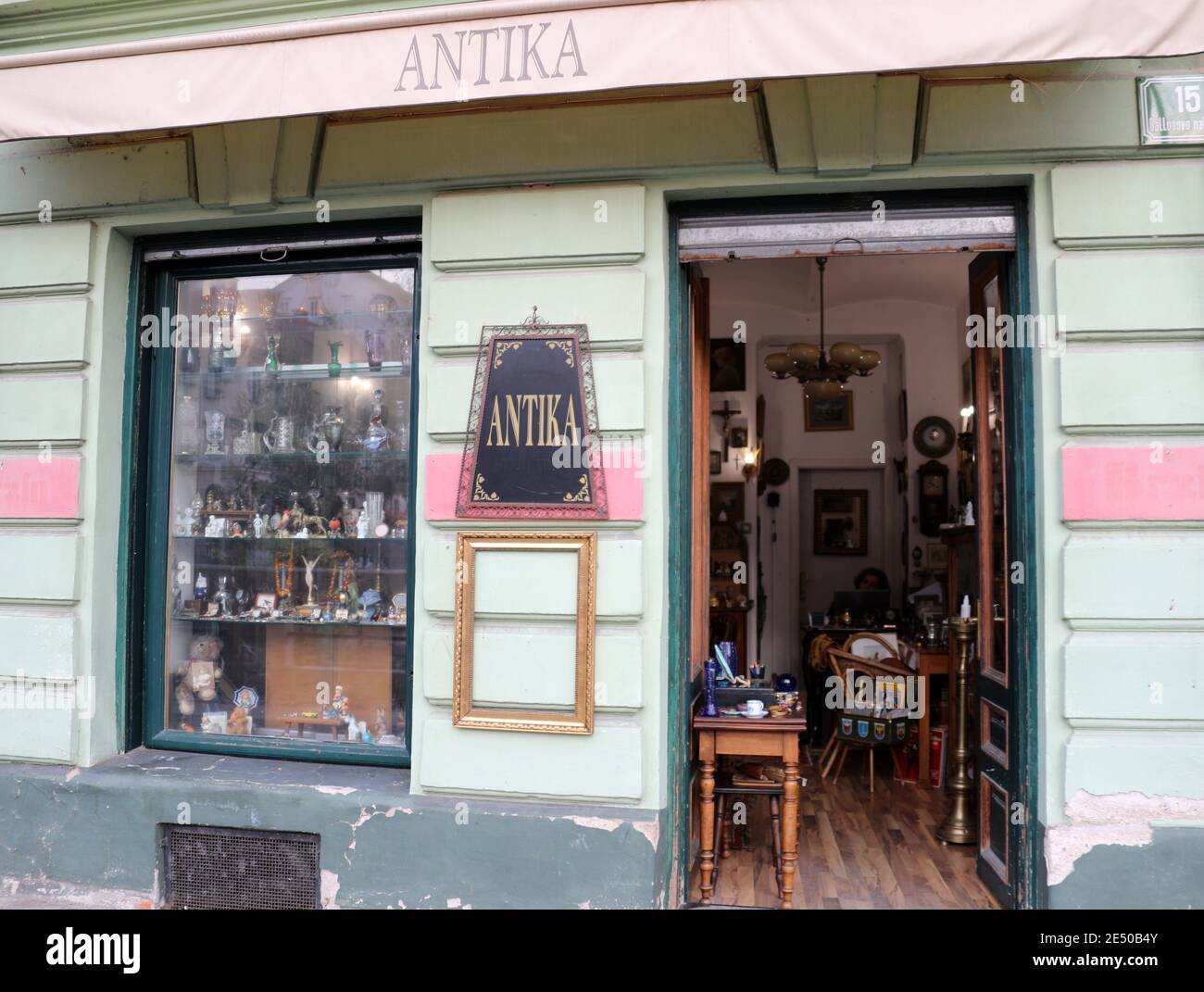 Antika hi-res stock photography and images - Alamy