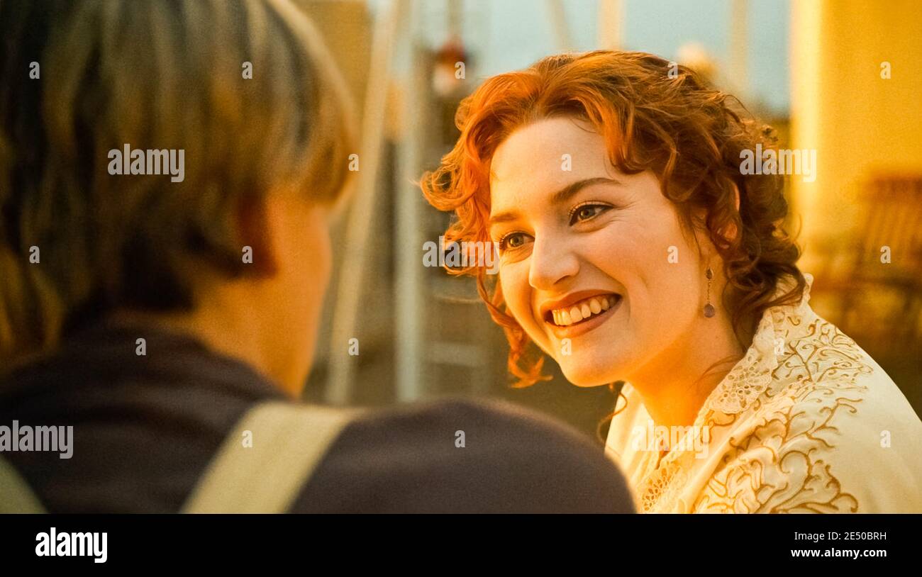 USA. Kate Winslet and Leonardo DiCaprio in a scene from the ©Paramount ...