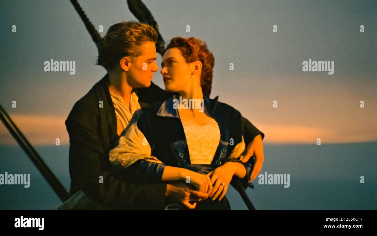USA. Kate Winslet and Leonardo DiCaprio in a scene from the ©Paramount ...