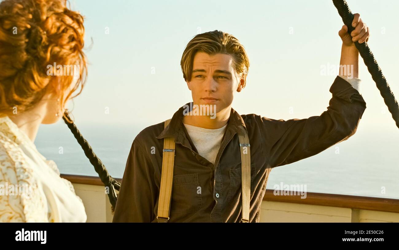 USA. Kate Winslet and Leonardo DiCaprio in a scene from the ©Paramount ...