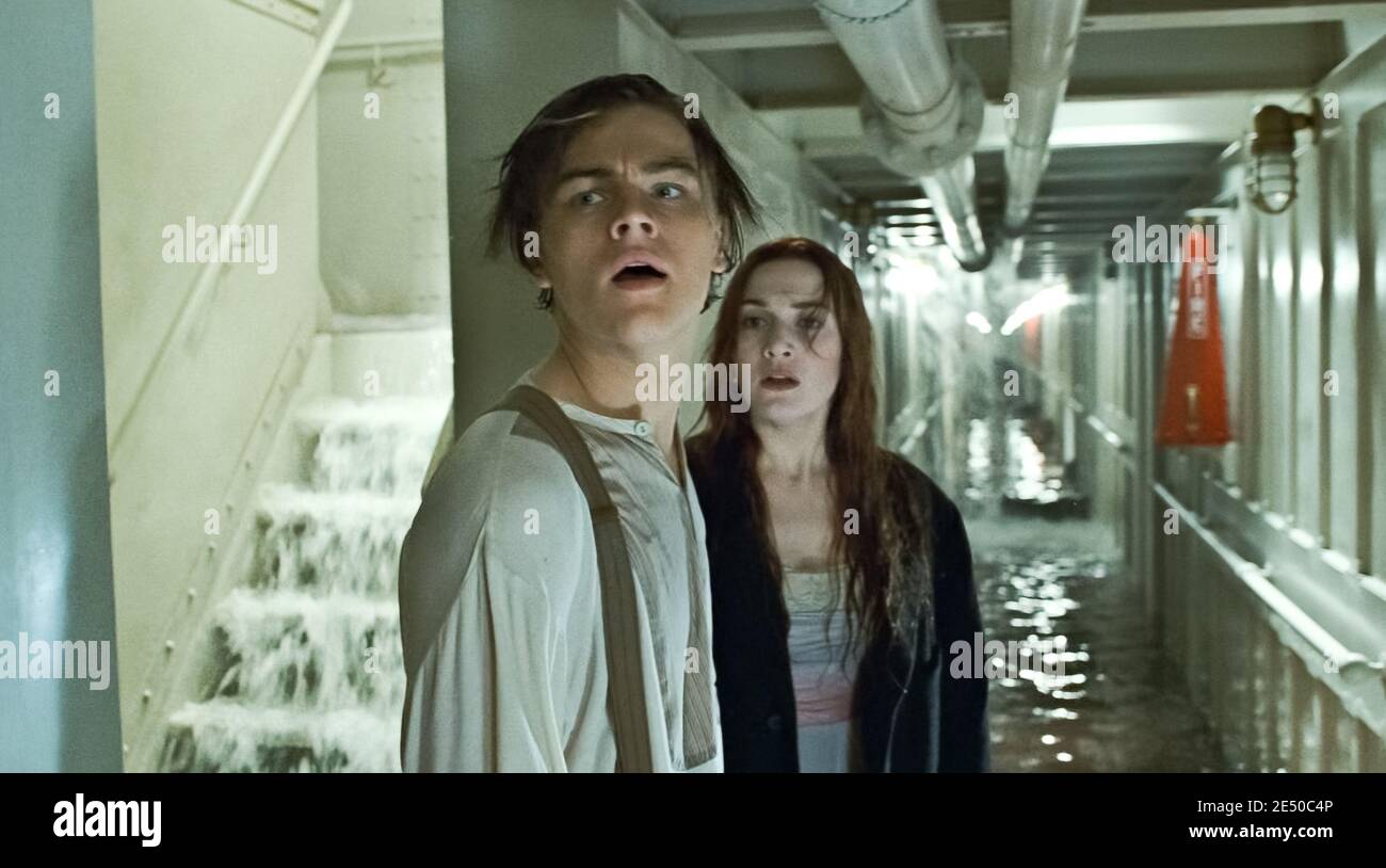 USA. Kate Winslet and Leonardo DiCaprio in a scene from the ©Paramount ...