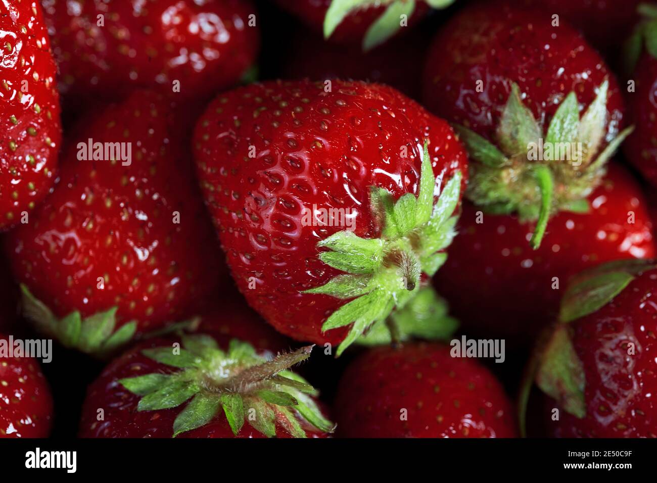 Big strawberries hi-res stock photography and images - Alamy