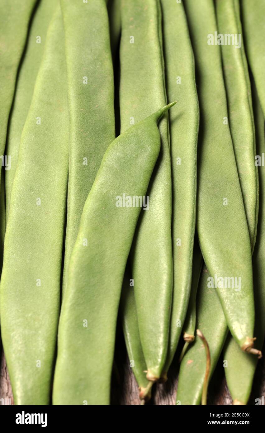 Closeup of piattoni green beans. Top view Stock Photo - Alamy