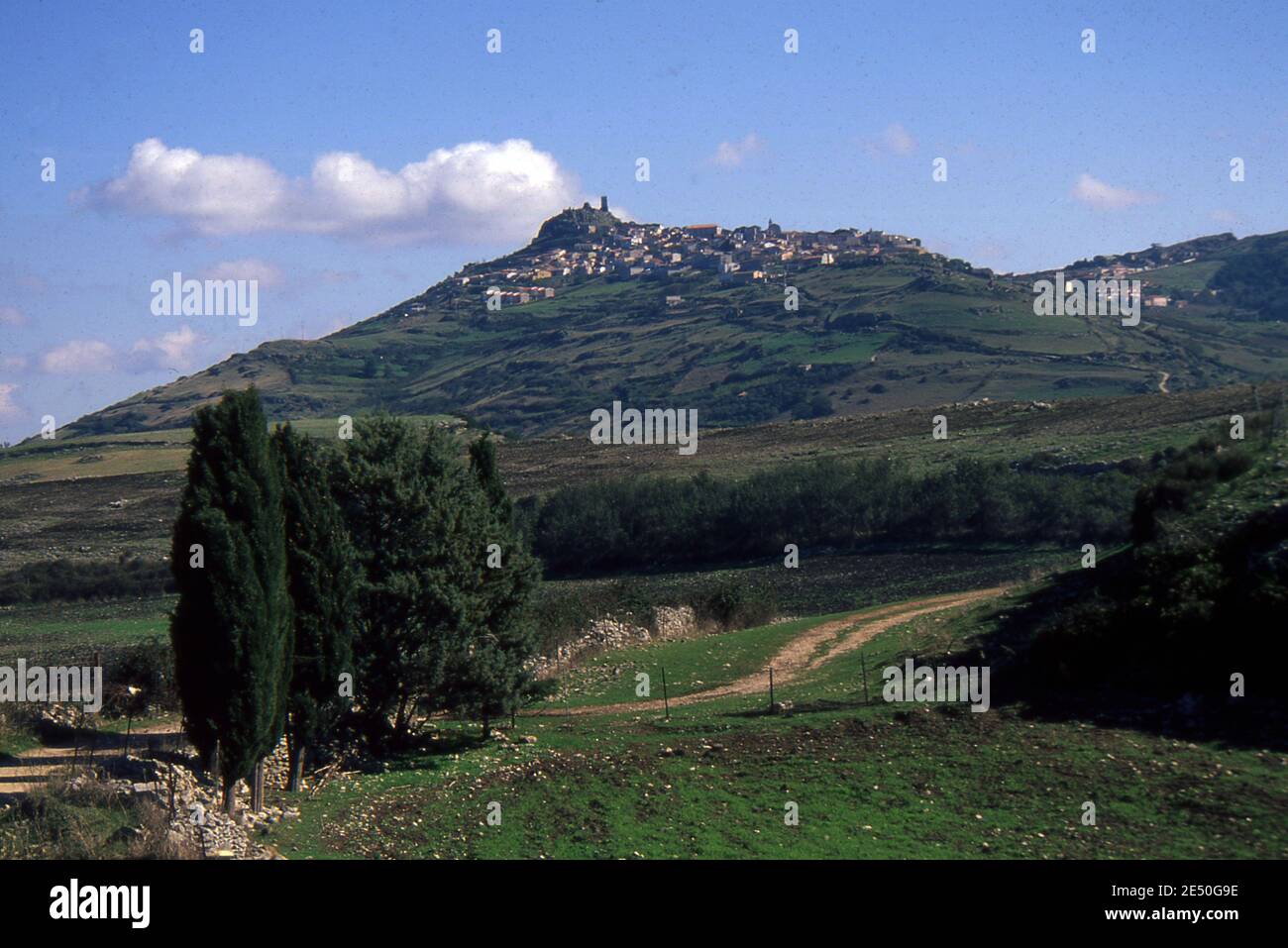 Osilo hi-res stock photography and images - Alamy