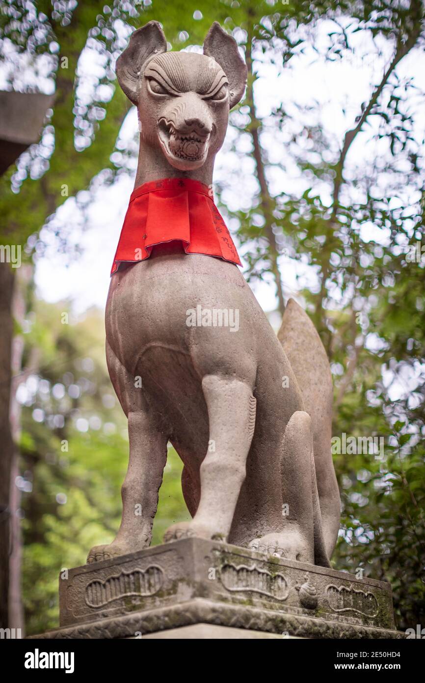 Fox carved stone hi-res stock photography and images - Alamy