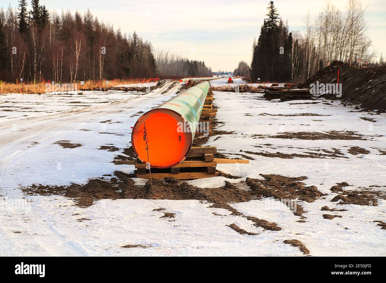 Pipeline above ground hi-res stock photography and images - Alamy
