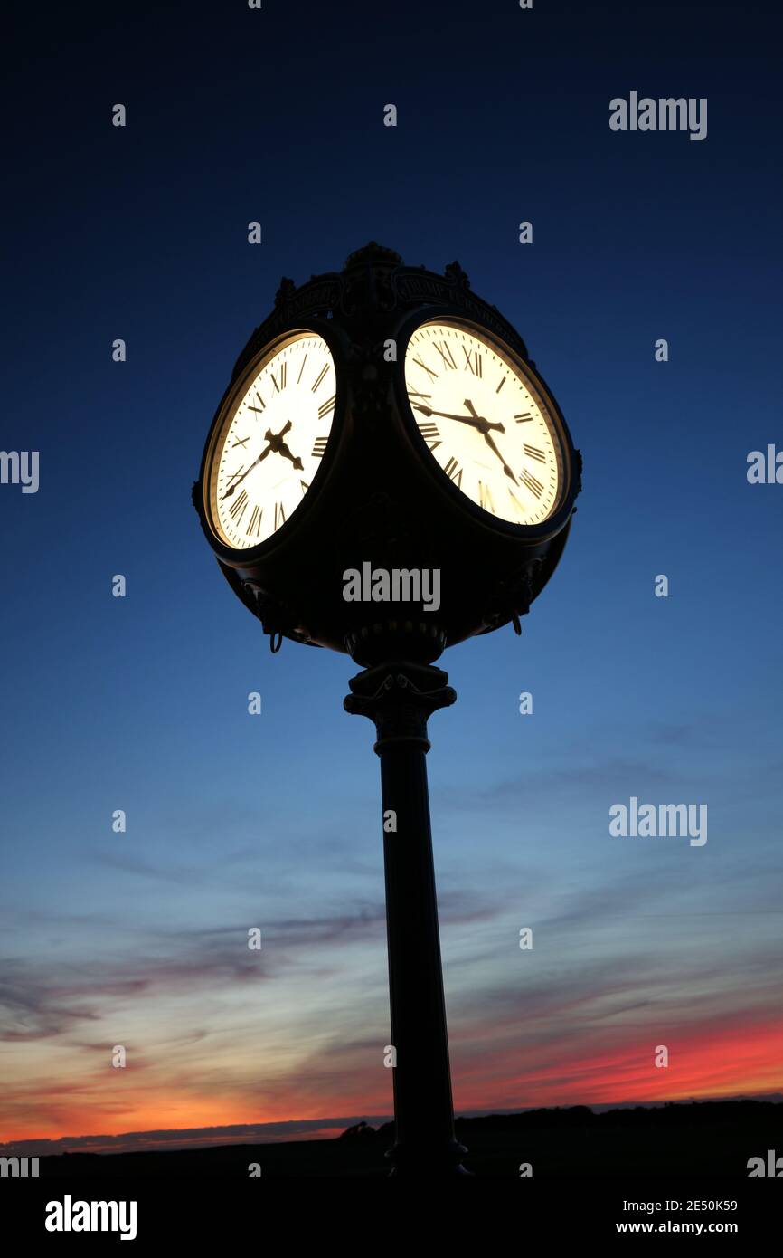 19ft clock tower hi-res stock photography and images - Alamy