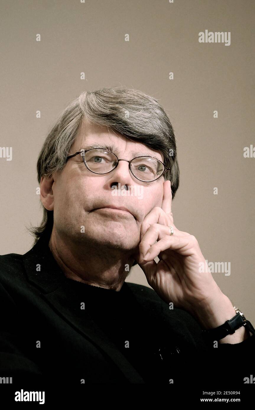 Stephen king, author, portrait hi-res stock photography and images - Alamy