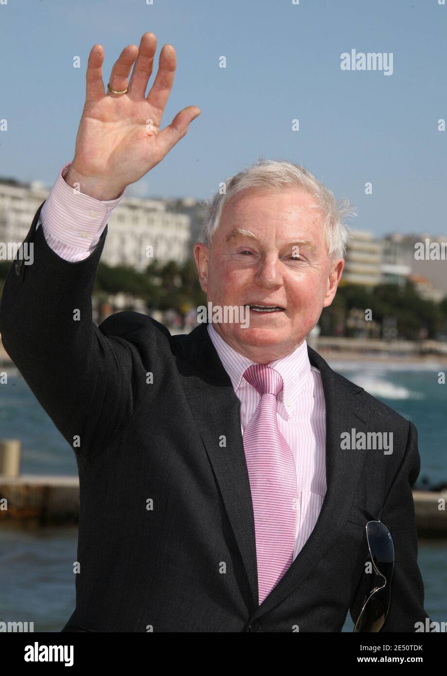 Actor derek jacobi hi-res stock photography and images - Alamy
