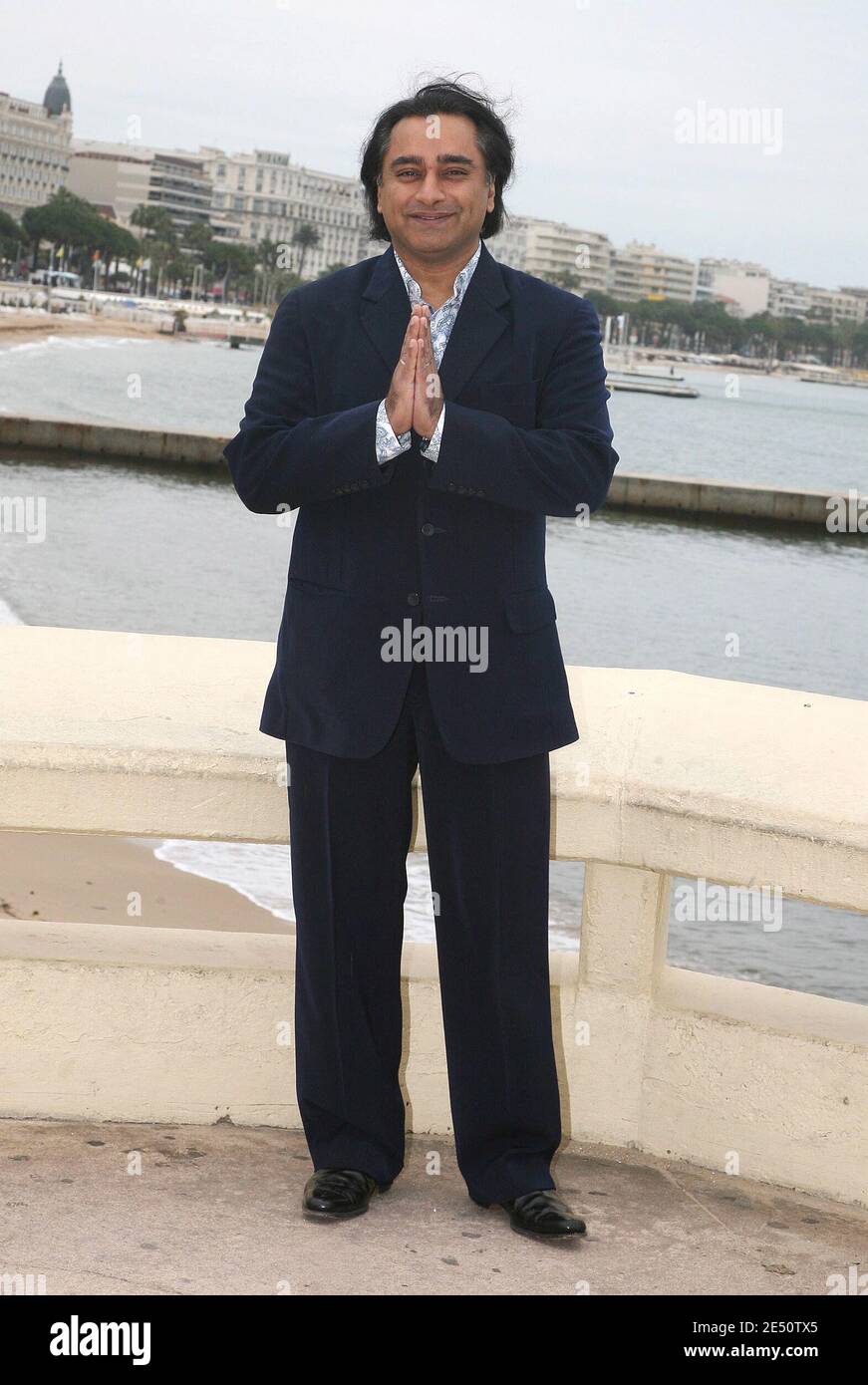 Actor sanjeev bhaskar hi-res stock photography and images - Alamy